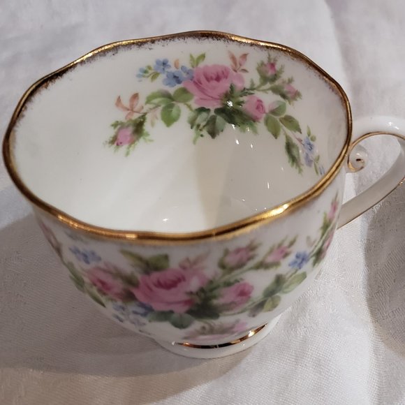 Roslyn | Other | Vintage Roslyn China England Moss Rose Pattern Teacup ...